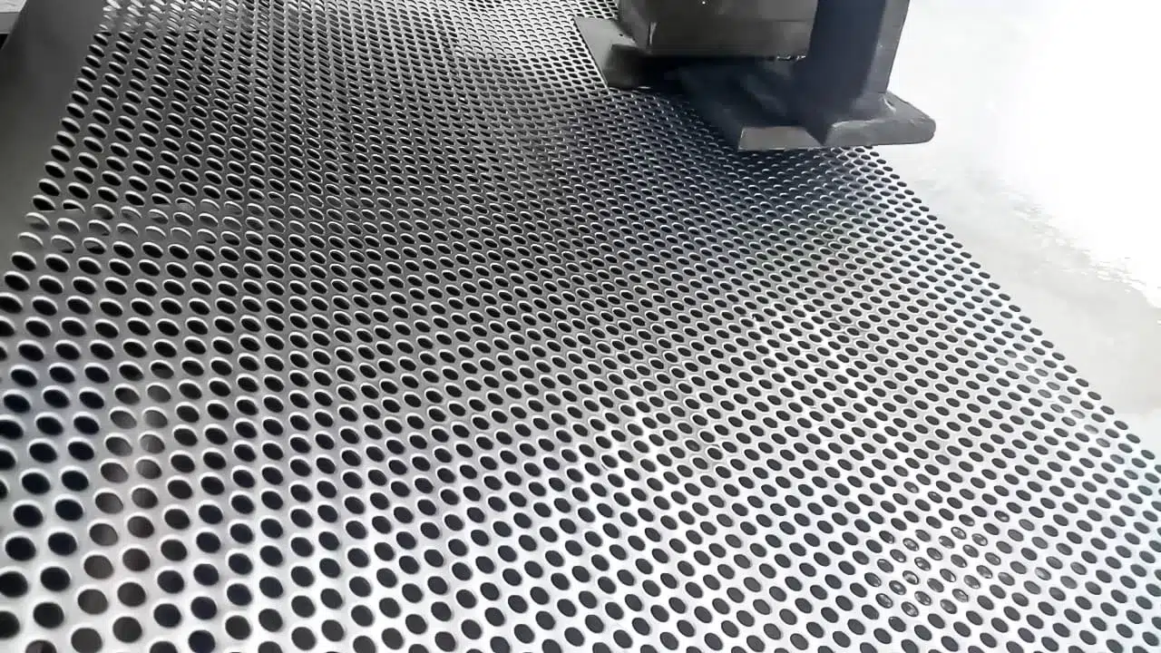 Chapas Perforadas | Soluciones de Precisión para Cribado y Separación